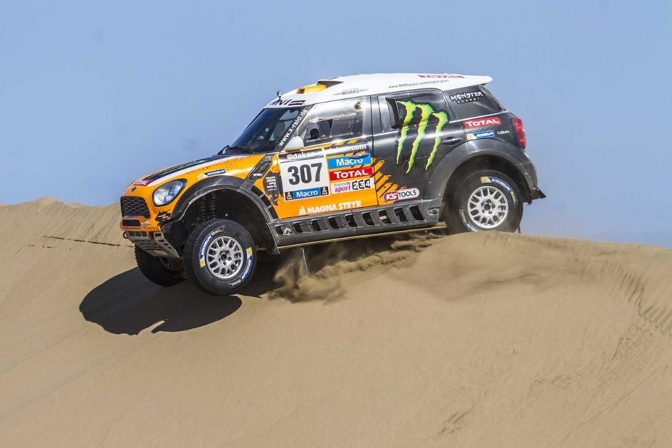 10 carros que fazem a história do Dakar - Desporto - Aquela Máquina