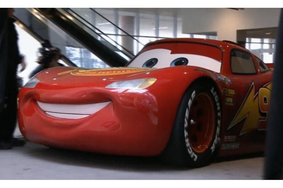 Faísca McQueen esteve em Detroit - Tome Nota - Aquela Máquina