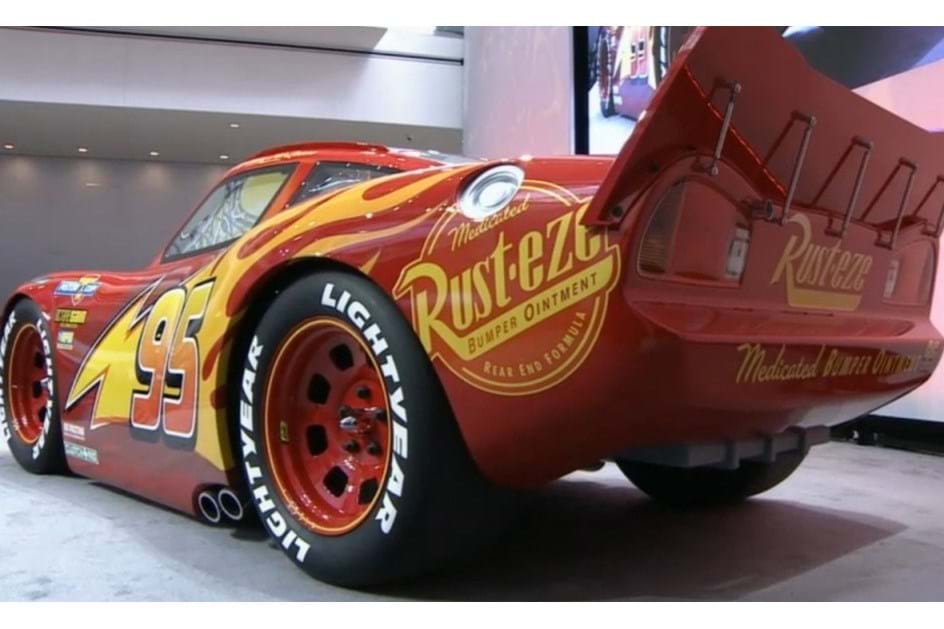 Faísca McQueen esteve em Detroit - Tome Nota - Aquela Máquina