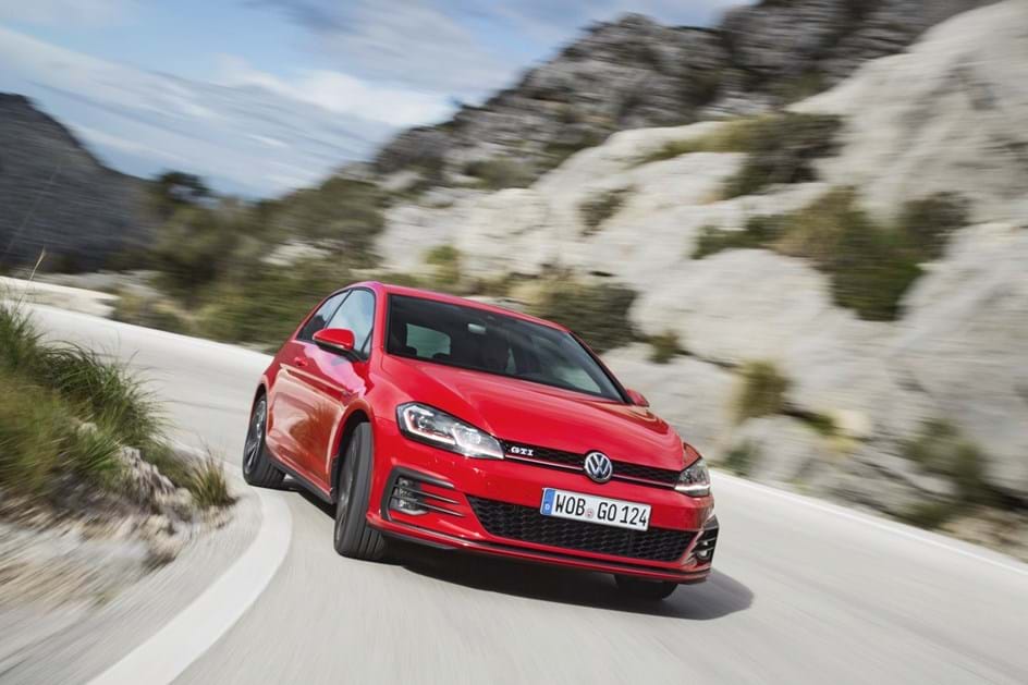 Novo VW Golf chega em Março e já tem preços - Novos Modelos - Aquela ...