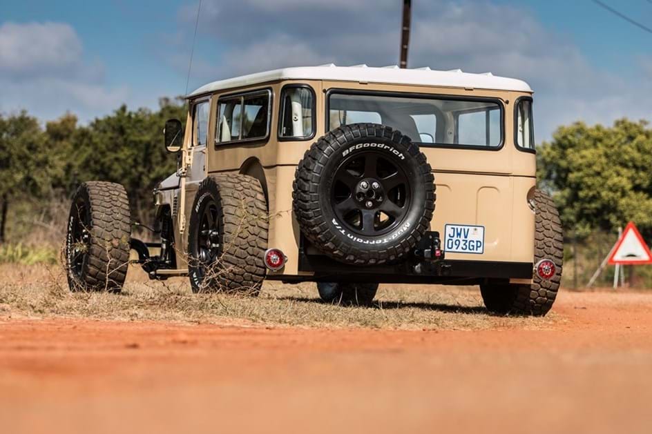 Este Toyota FJ45 Land Cruiser é diferente de tudo o que já viu ...