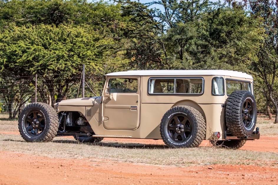 Este Toyota FJ45 Land Cruiser é diferente de tudo o que já viu ...