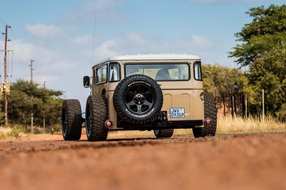 Este Toyota FJ45 Land Cruiser é diferente de tudo o que já viu ...