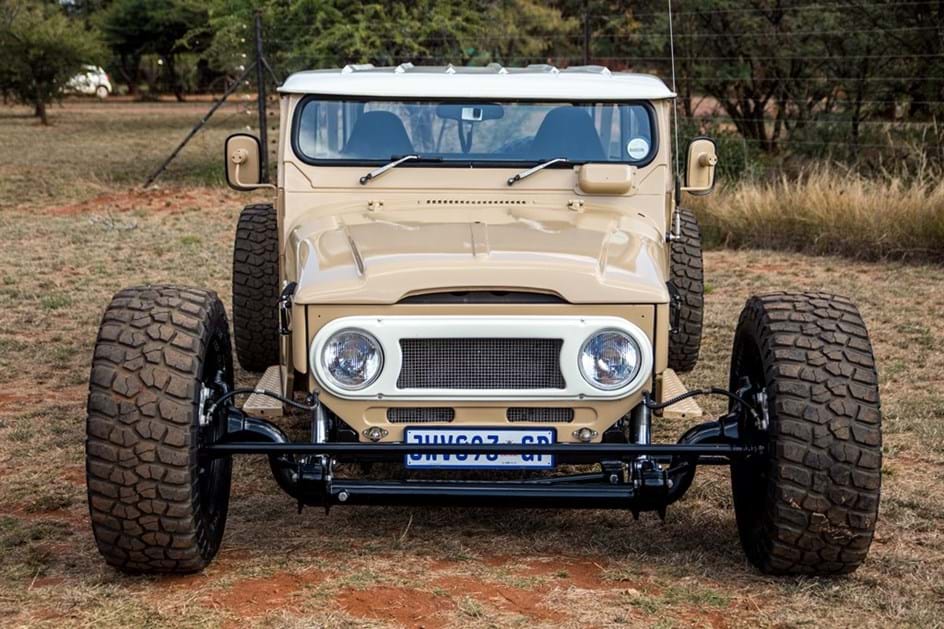 Este Toyota FJ45 Land Cruiser é diferente de tudo o que já viu ...
