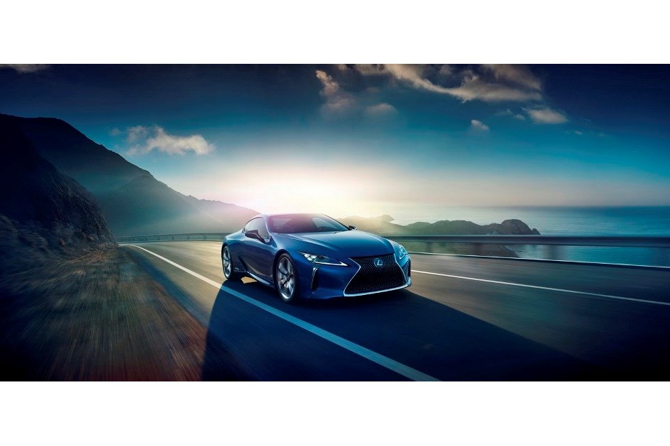 Lexus demorou 15 anos a desenvolver este tom de azul - Actualidade ...