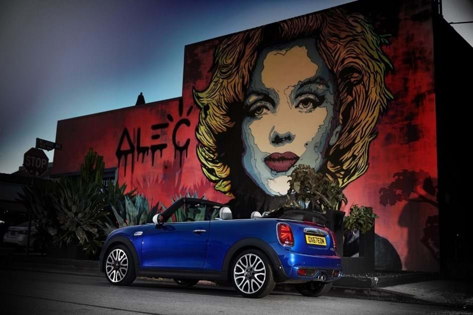 MINI chega a Detroit com "cara" renovada e com novo logo da marca ...