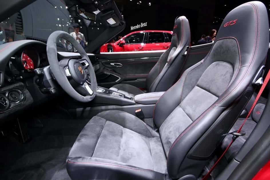 Não há Alcantara que chegue para forrar tanto carro! - Actualidade ...