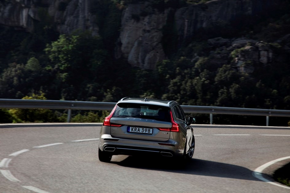Volvo V60: já guiámos a nova carrinha e sabemos os preços... - Ensaio ...