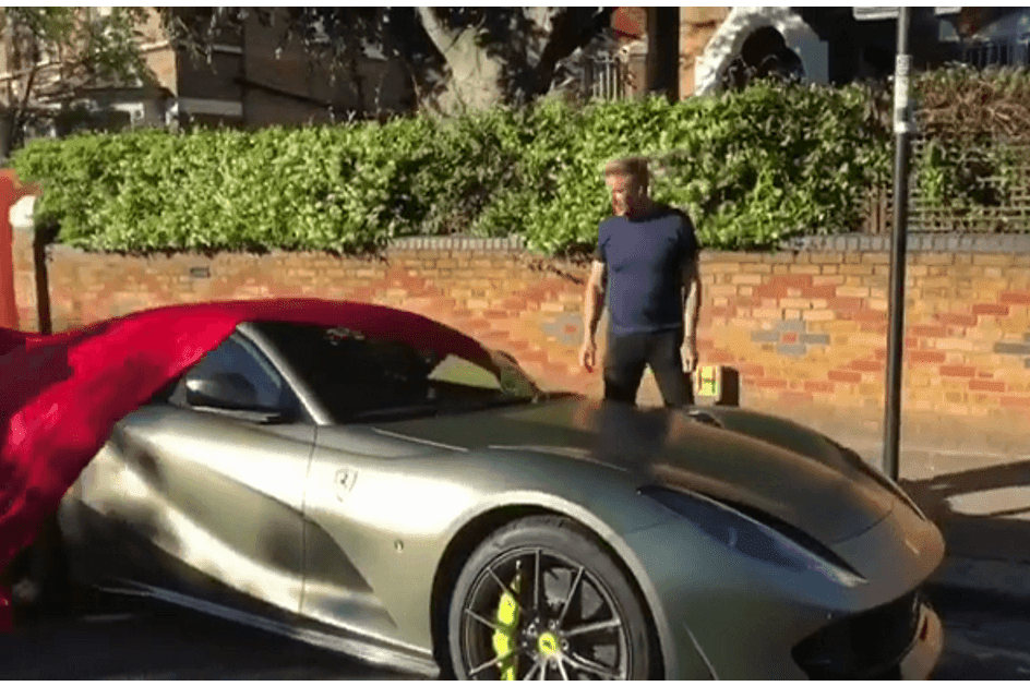 Chef Gordon Ramsay tem novo Ferrari, o décimo da sua colecção ...