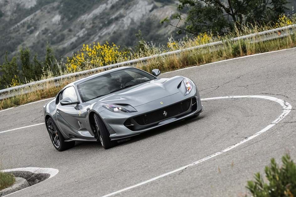 Chef Gordon Ramsay tem novo Ferrari, o décimo da sua colecção ...