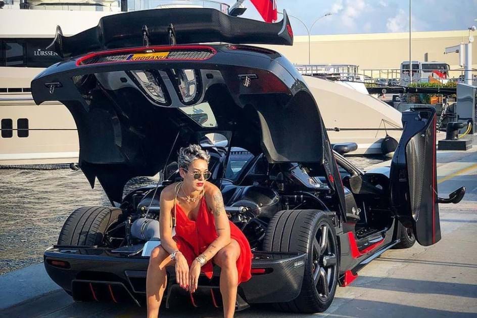 Carina Lima: portuguesa a 267 km/h num Koenigsegg de 2.5 milhões - Actualidade - Aquela Máquina