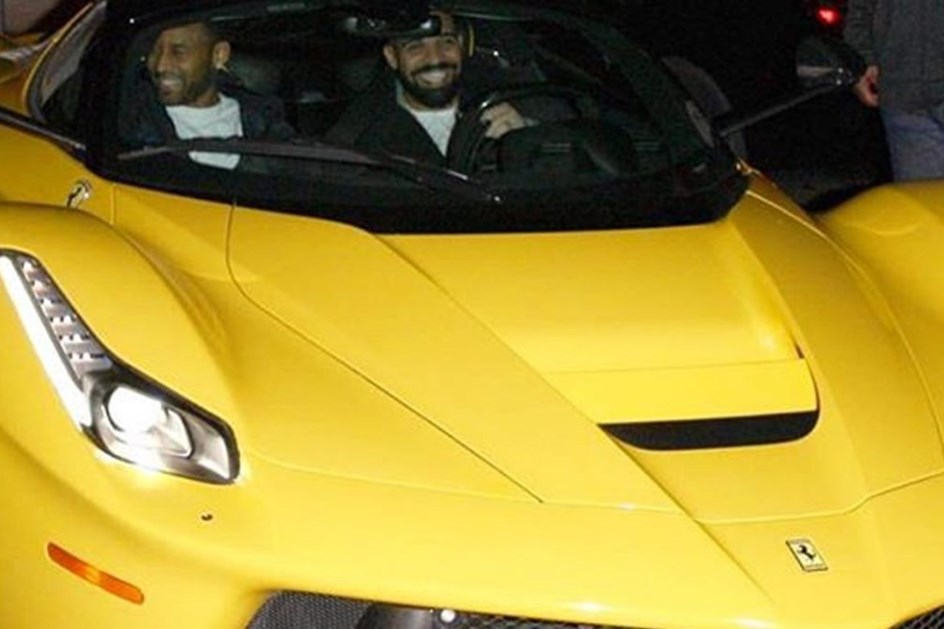 Drake tem Ferrari LaFerrari voador nos seus concertos - Actualidade ...