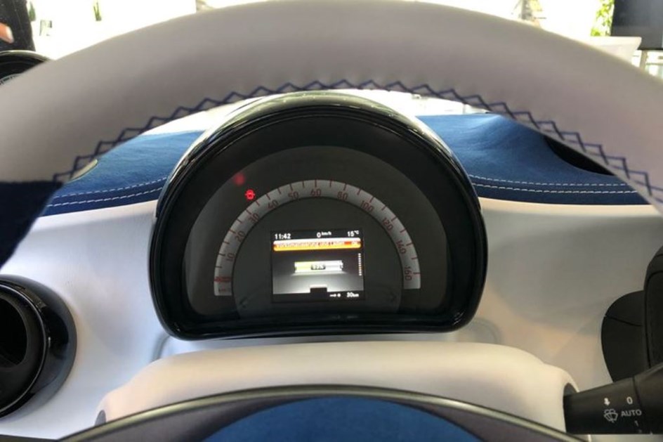 Smart Bertone: Akka criou ‘pulga’ eléctrica com 280 cv - Actualidade ...