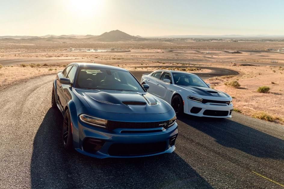 Dodge Charger SRT Hellcat Widebody apresentado com 717 cv - Novos ...