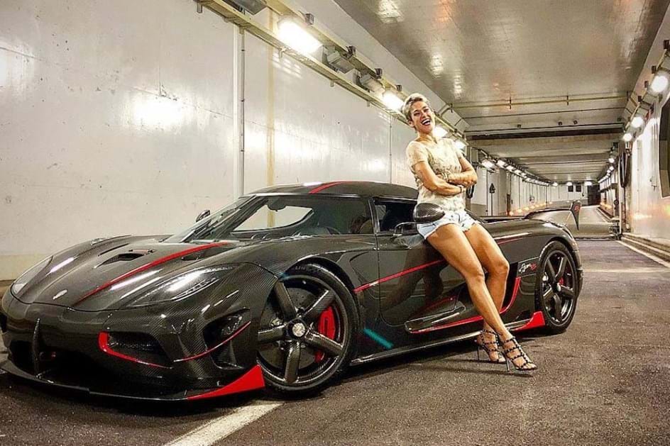 Portuguesa Carina Lima tem garagem milionária de sonho. Veja as imagens! - Actualidade - Aquela ...