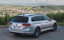 Novo VW Passat GTE em Setembro: mais verde e com maior autonomia - Tome ...