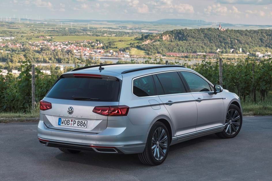 Novo VW Passat GTE em Setembro: mais verde e com maior autonomia - Tome ...