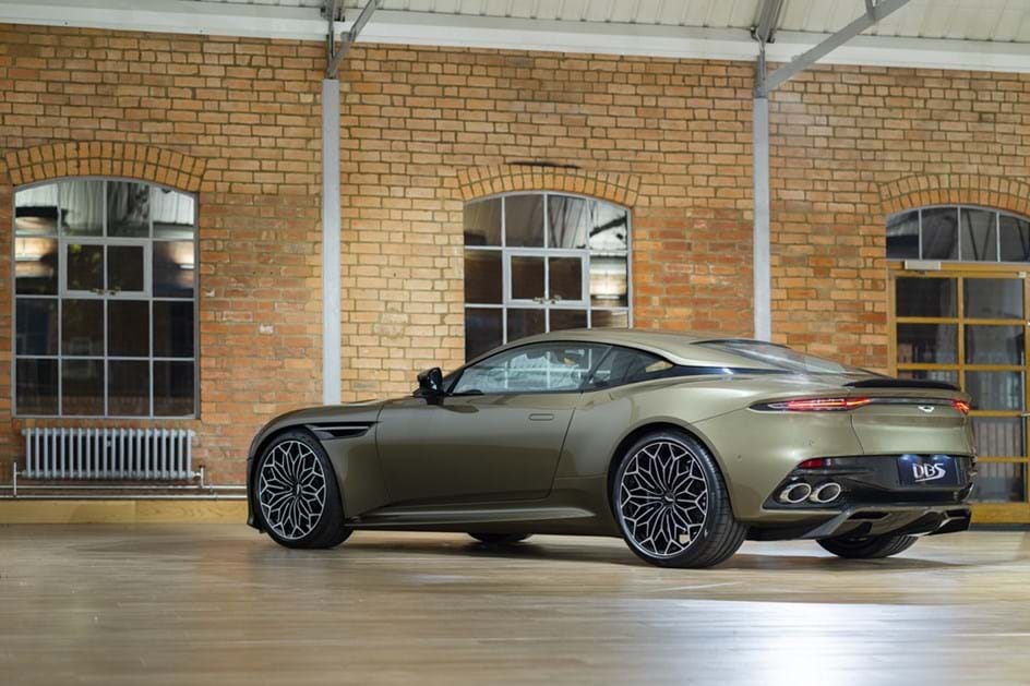 James Bond: Aston Martin tem quatro bólides em novo filme de 007 - Tome Nota - Aquela Máquina