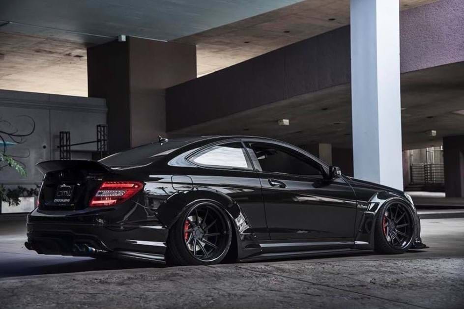 Liberty Walk C63: como um Mercedes-AMG chega aos 760 CV! - Super Carros ...