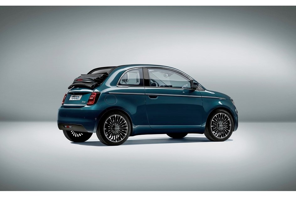 Novo Fiat 500 eléctrico revelado: fotos e vídeos oficiais com Leonardo ...