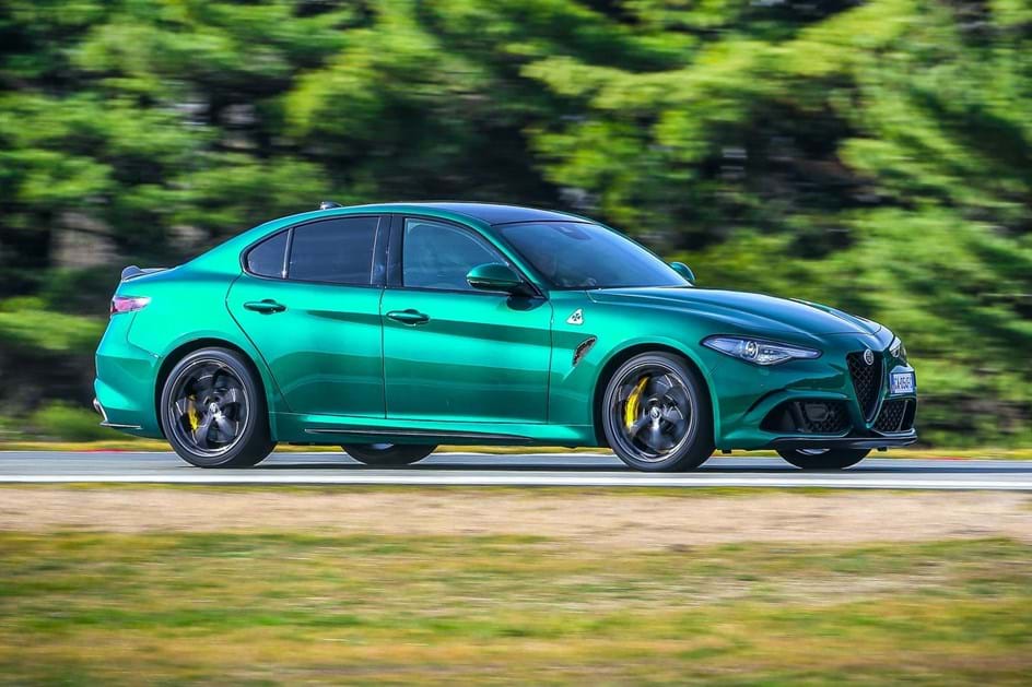 Novos Alfa Romeo Giulia e Stelvio Quadrifoglio: 510 cv, escape ...