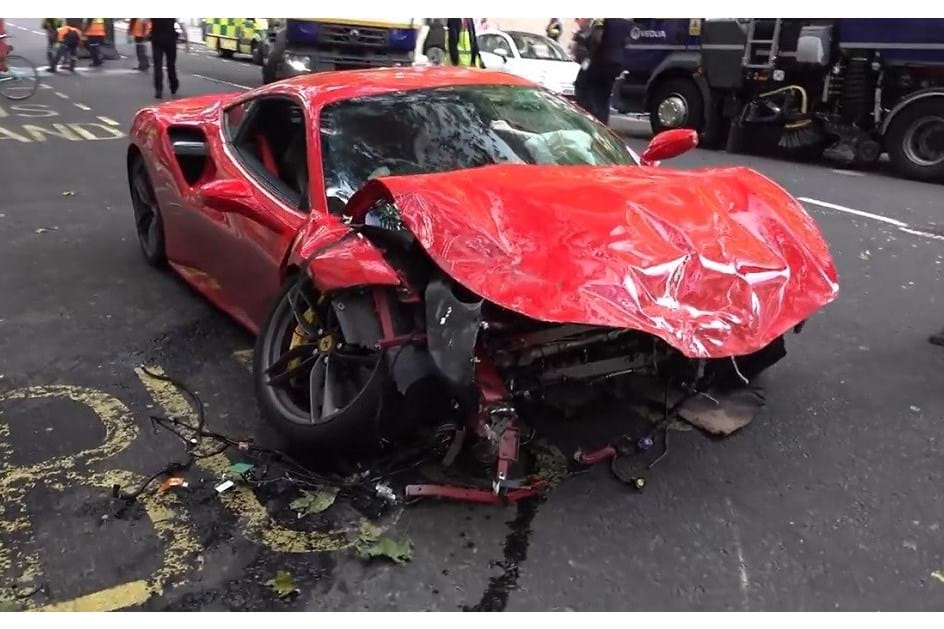 ‘Rapper’ Swarmz escapa a choque de Ferrari contra autocarro - Tome Nota ...