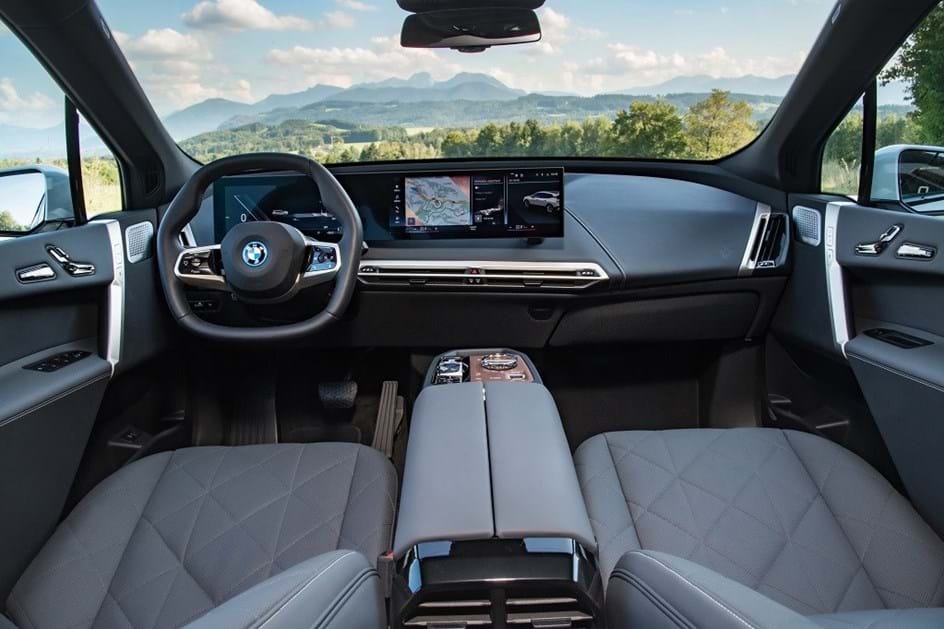 BMW iX xDrive 50: estilo radical e autonomia até 630 km - Ensaio ...