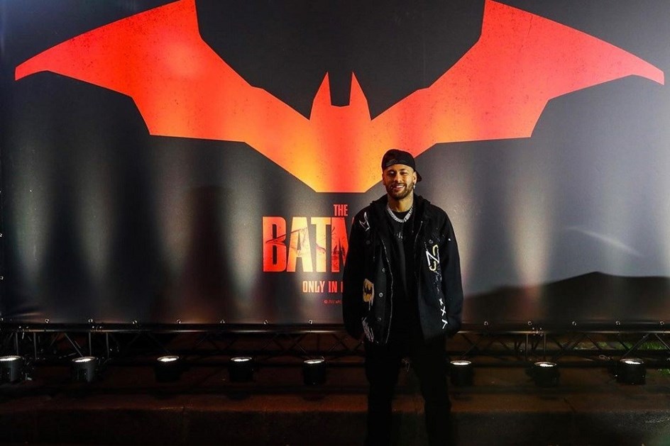 Sonho de criança: Neymar Jr. ao volante do novo Batmobile - Desporto ...