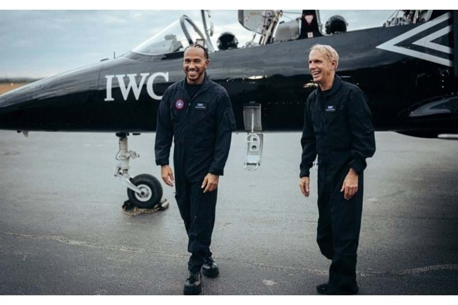 Lewis Hamilton disputa 'drag race' com avião do 'Top Gun' - Desporto ...