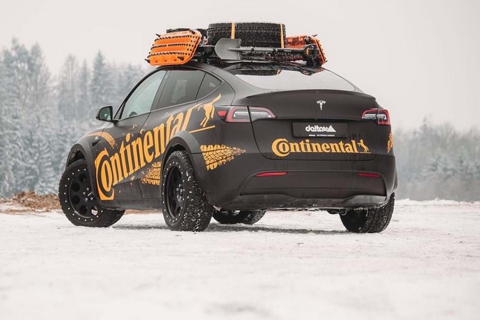 Tesla Model Y é agora um 'off-roader' pelas mãos da Delta 4x4 ...