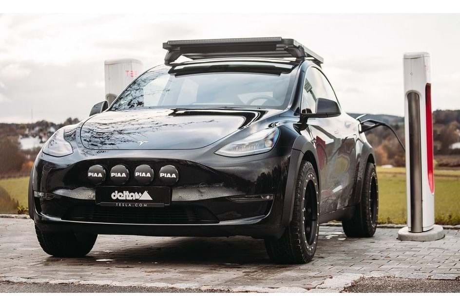 Tesla Model Y é agora um 'off-roader' pelas mãos da Delta 4x4 ...