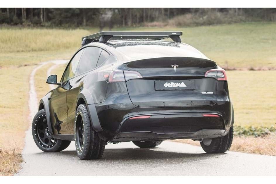 Tesla Model Y é agora um 'off-roader' pelas mãos da Delta 4x4 ...