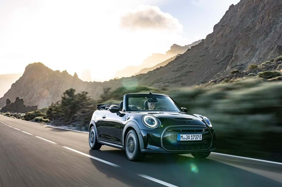 Diversão eléctrica ao ar livre: Mini Cooper SE já é descapotável ...