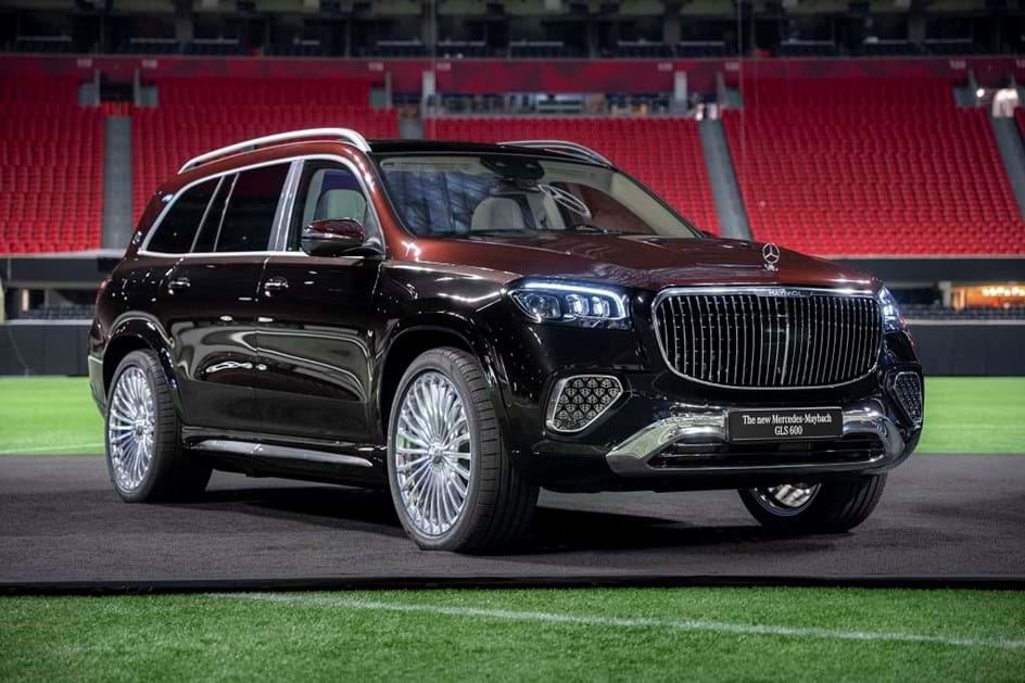 Mercedes GLS renovado ganha 'mild hybrid' e mantém V8 biturbo - Novos ...