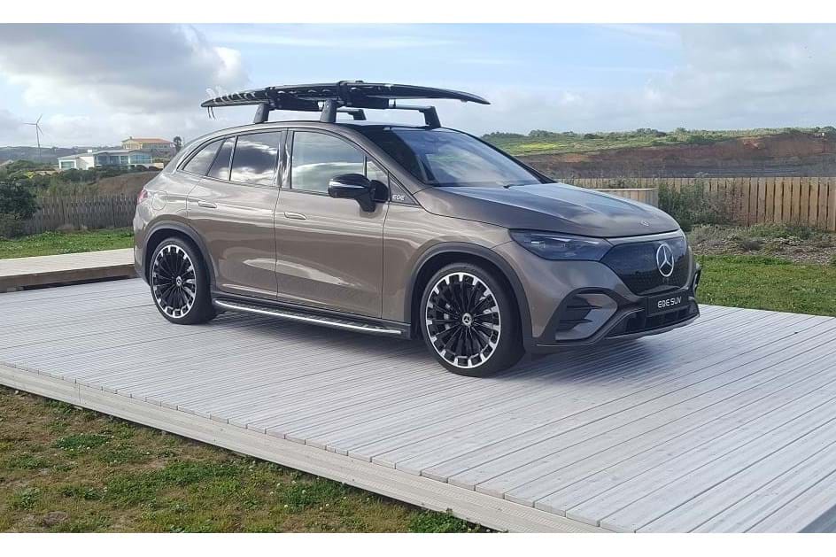Luxuoso, tecnológico e polivalente: já guiámos o Mercedes EQE SUV - Ensaio - Aquela Máquina