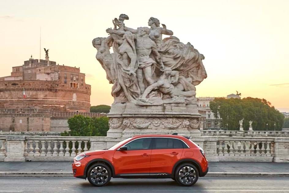 Fiat 600 é agora um 'crossover' Dolc-e Vita com 400 km de autonomia ...
