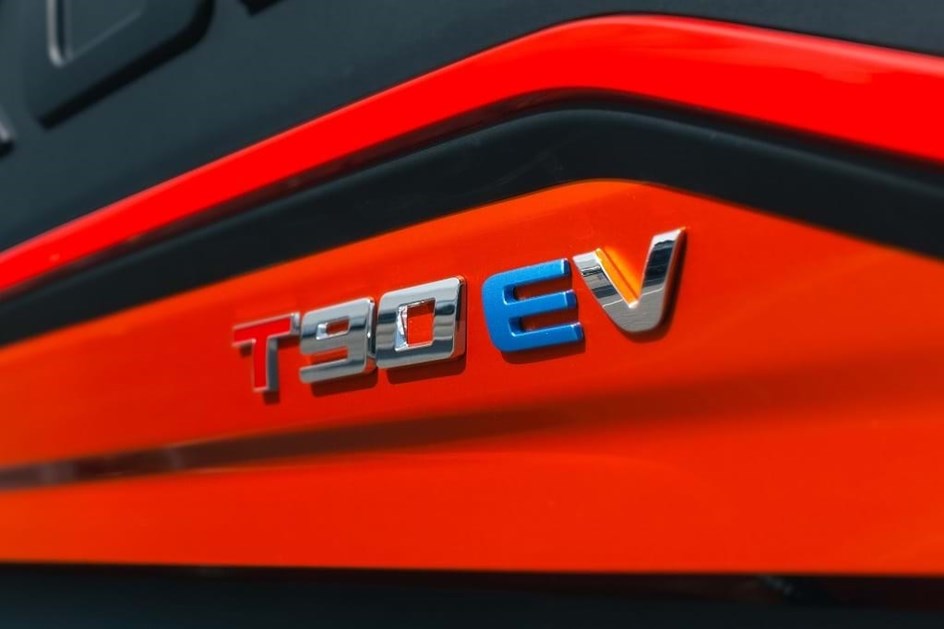 Primeira 'pick-up' eléctrica no país: Maxus T90 EV chega em Setembro - Novos Modelos - Aquela ...