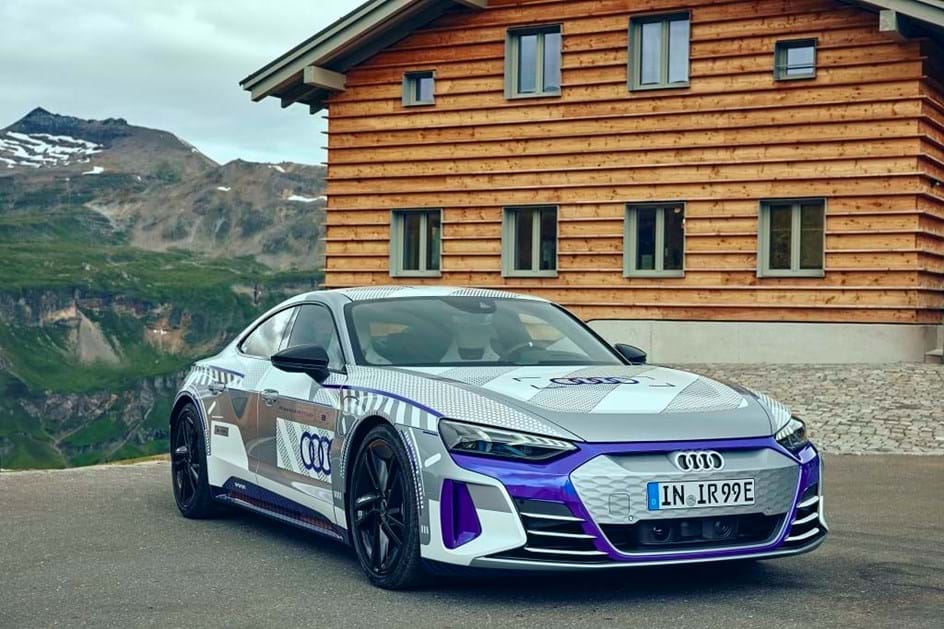 Audi RS e-tron GT ganha série glacial Ice Race Edition - Novos Modelos ...
