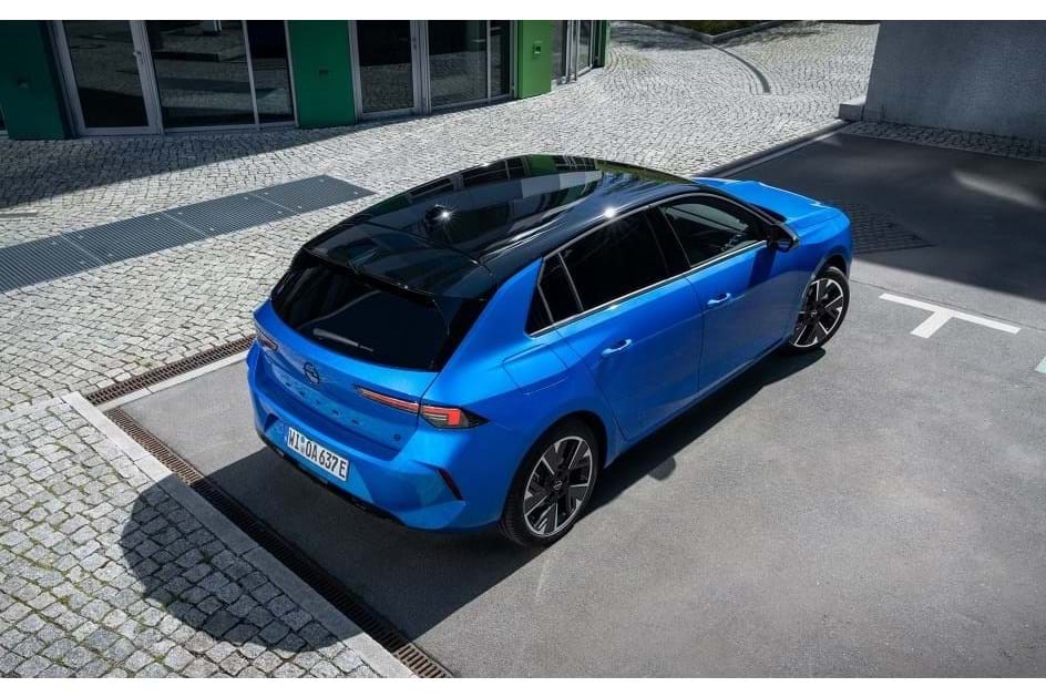 Opel Astra Electric estreia-se no SAHE do Porto; saiba quanto custa ...