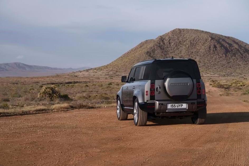 Sedona Edition realça capacidades 'off-road' do Land Rover Defender 110 ...