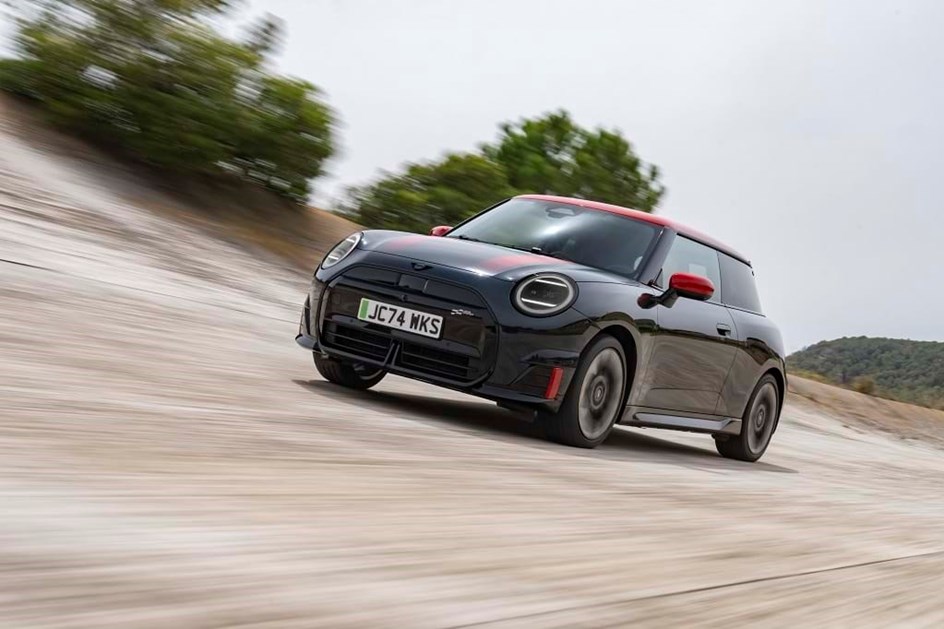 Fúria sem barulho: Mini Cooper e Aceman já são JCW Electric - Novos ...