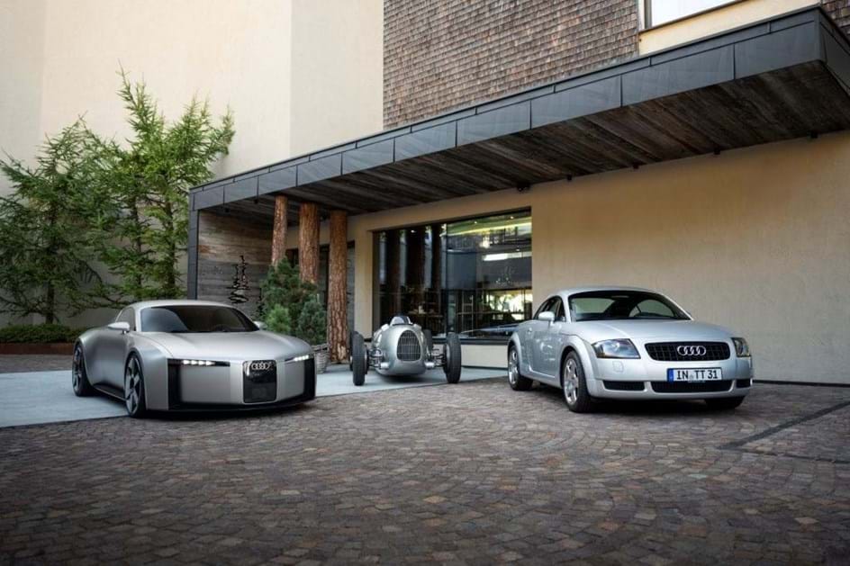 Audi Concept C: sucessor eléctrico do Audi TT já acelera na estrada ...